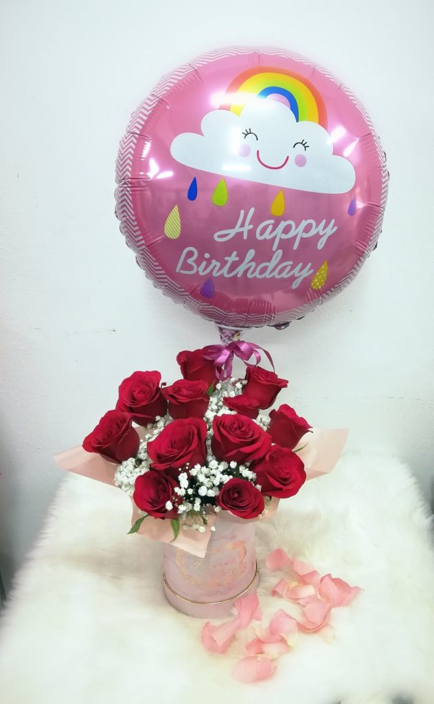 12 red roses in a box with Happy Birthday balloon - Blooming