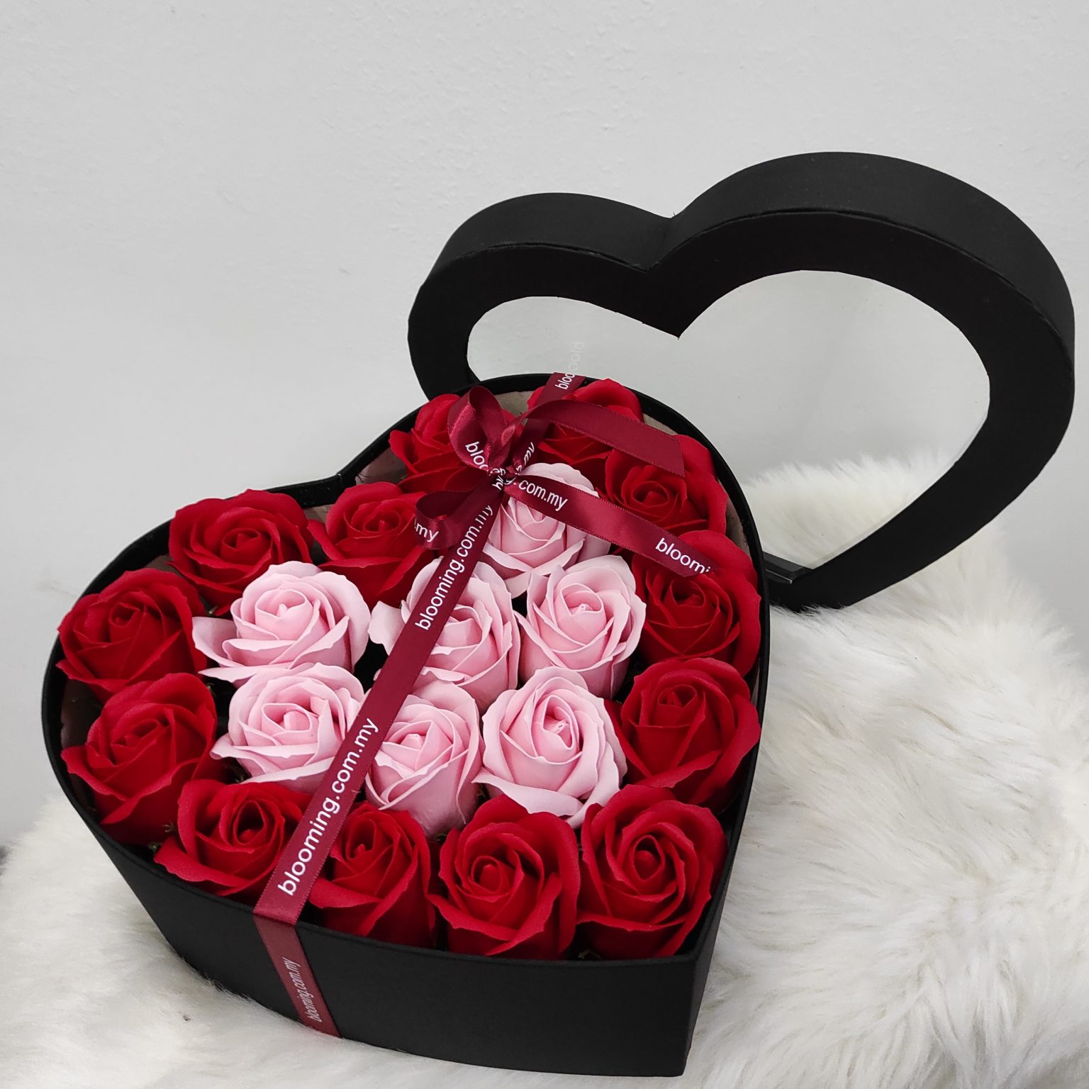 Fresh Red & Pink Roses in heartshape Box - Blooming