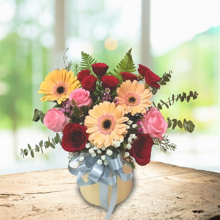 Box arrangement of flowers - Blooming