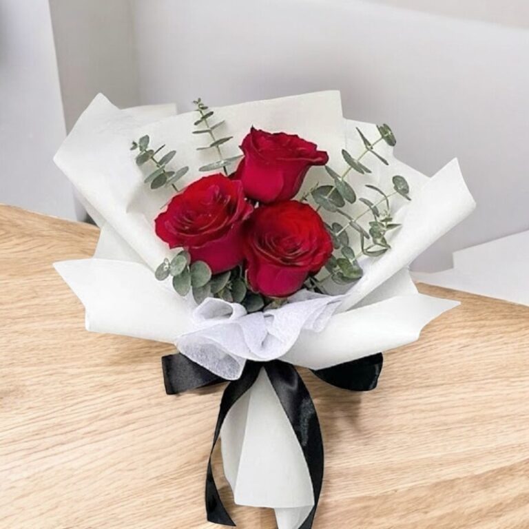 HR0305 Small Roses Bouquet - Blooming